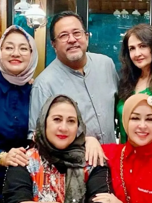 6 Potret Reuni Artis 80-an Saat Buka Puasa Ramadhan: Ada Rano Karno ...
