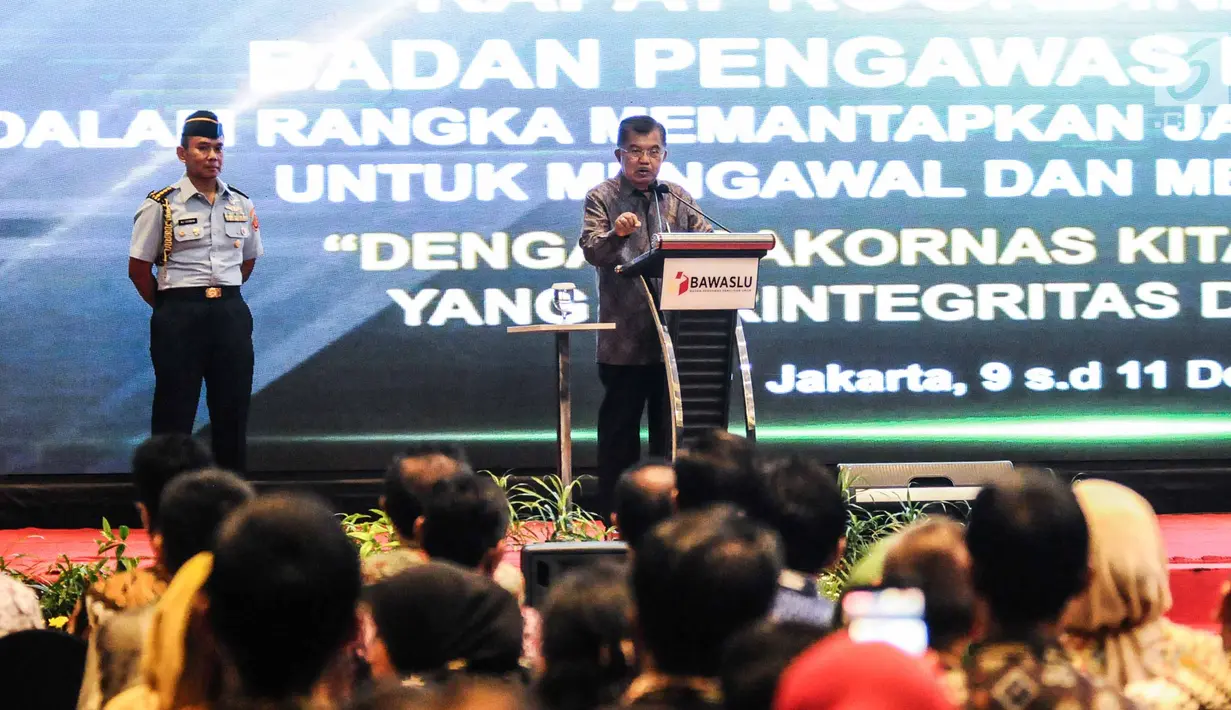 FOTO: Wapres Jusuf Kalla Buka Rakornas Bawaslu - Page 1 - Foto Liputan6.com