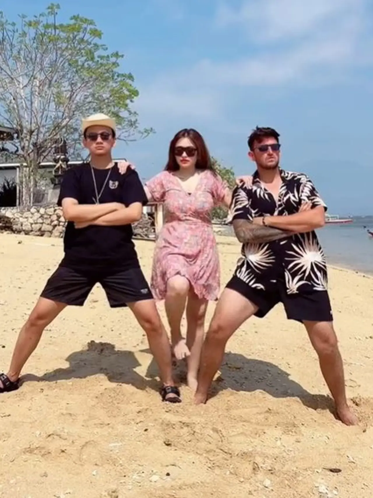 6 Potret Nathalie Holscher dan Ladislao, Pria Bule Mualaf yang Diduga Pacar Baru - Hot Liputan6.com