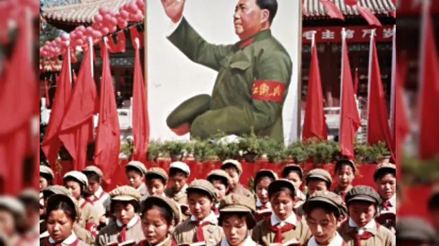 Mengupas Sejarah Revolusi Kebudayaan China di Era Mao Zedong - Global ...