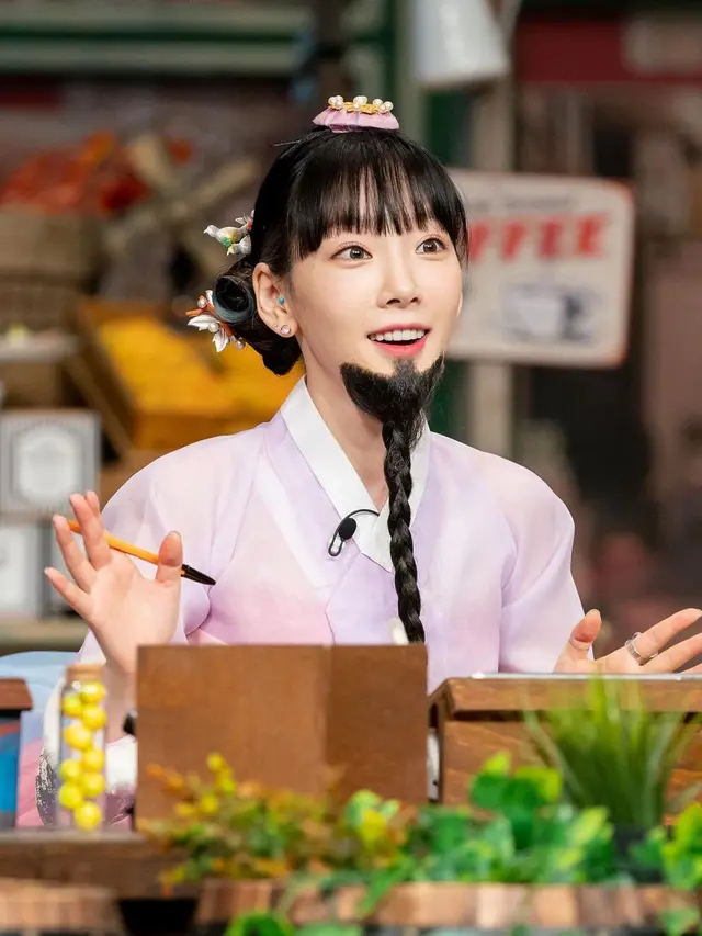 6 Potret Imut Taeyeon Tampil dengan Cosplay di Amazing Saturday ...