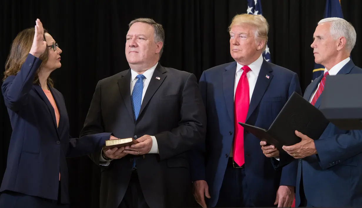 FOTO: Gina Haspel Dilantik sebagai Direktur Wanita Pertama CIA - Foto ...