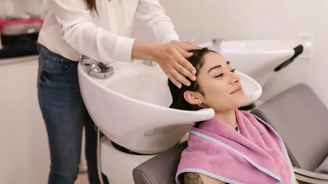 8 Jenis Treatment Salon Rambut yang Bisa Kamu Coba Biar Rambut Sehat ...