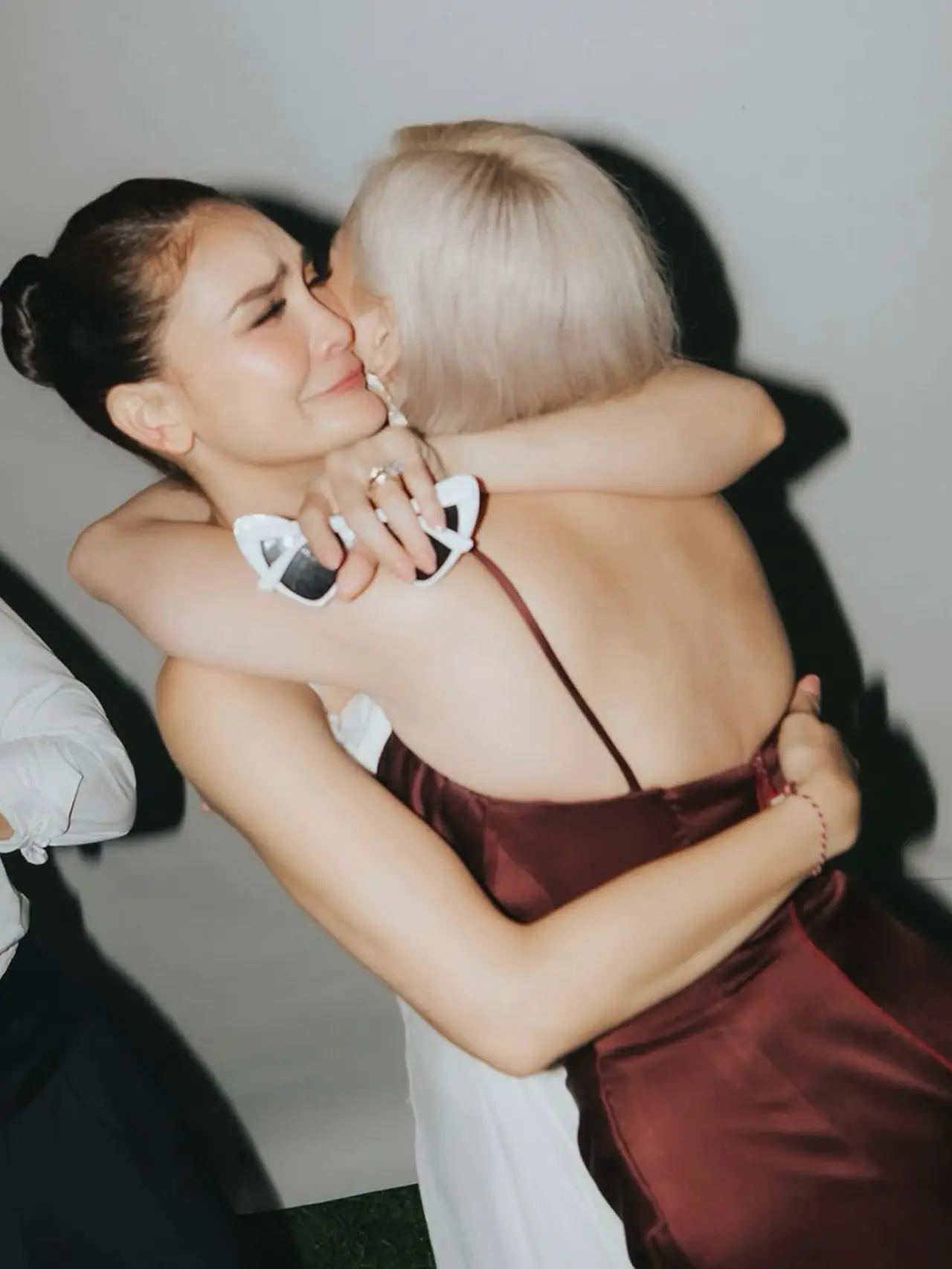 Luna Maya Lempar Buket Kembang Setelah Dinikahi Maxime Bouttier, Dulu Sukses Rebut Bunga dari ...