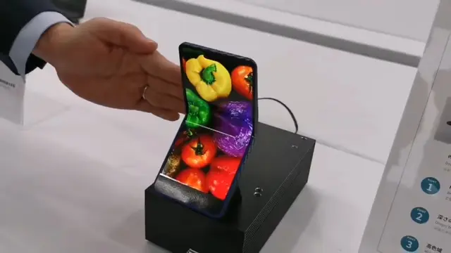 Ini Wujud Smartphone Lipat Perdana Sharp? - Tekno Liputan6.com