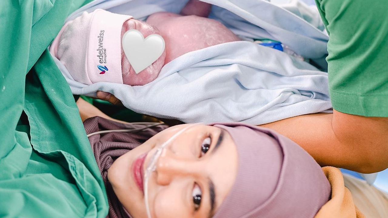 Anisa Rahma Berbagi Momen Bahagia Bersama Suami, Kelahiran Anak Ketiga ...