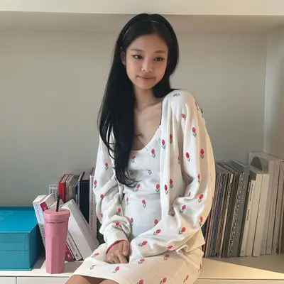 6 Pesona Jennie Blackpink untuk Pertama Kalinya Hadir di Met Gala ...