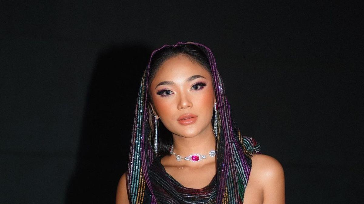 Pamer Body Goals, Tiga Tato Kecil di Pinggang Marion Jola Curi Perhatian