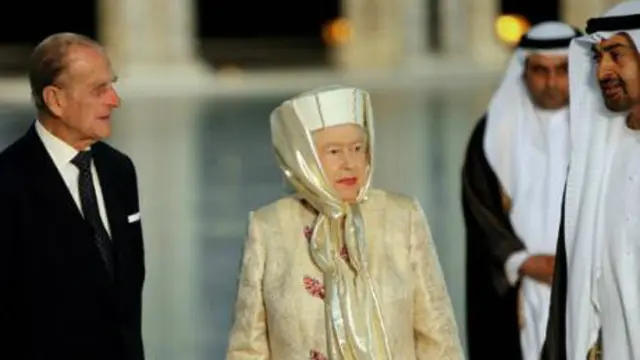 6 Hadiah yang Diterima Ratu Elizabeth II dari Para Pemimpin Arab, Ada ...