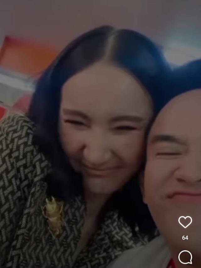 Go Public, Ini 6 Potret Kebersamaan Anwar BAB dan Bella Aprilia Sant