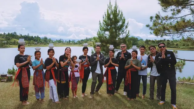 6 Potret Raffi Ahmad, Gading Marten, Desta dan Ariel Noah di Danau Toba ...