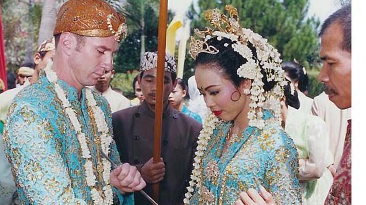 Prosesi Peminangan Pada Pernikahan Adat Sunda - Lifestyle Fimela.com