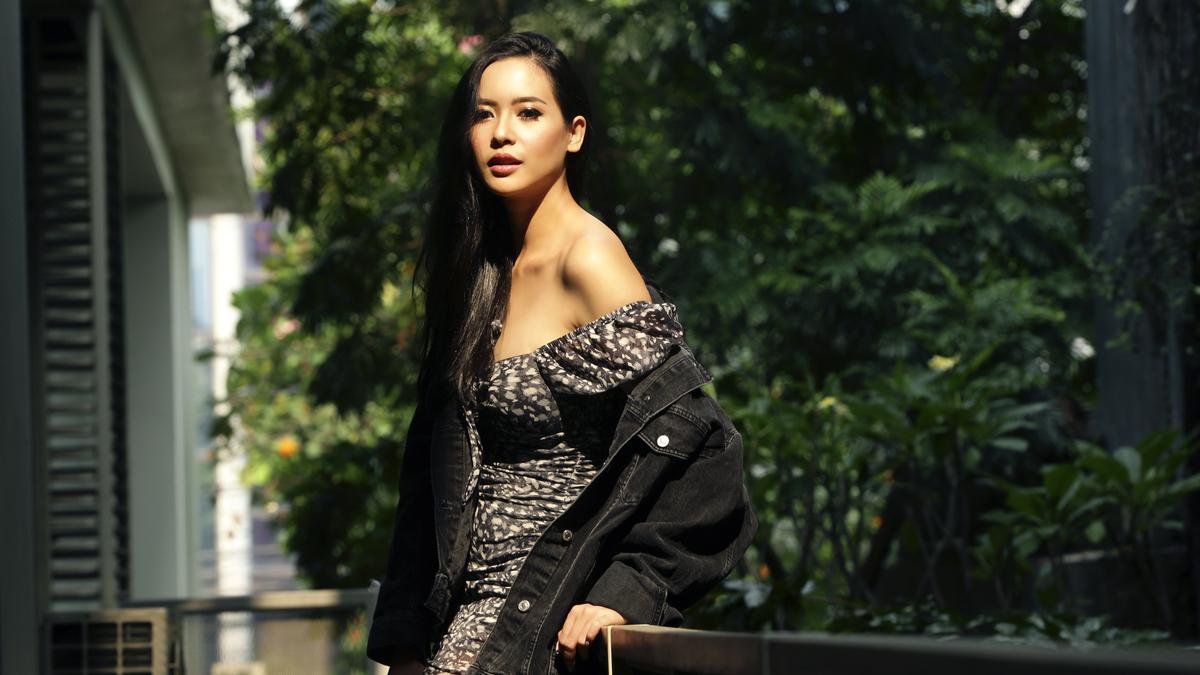 Tips dari Elvira Devinamira Melawan Rasa Insecure - Entertainment ...