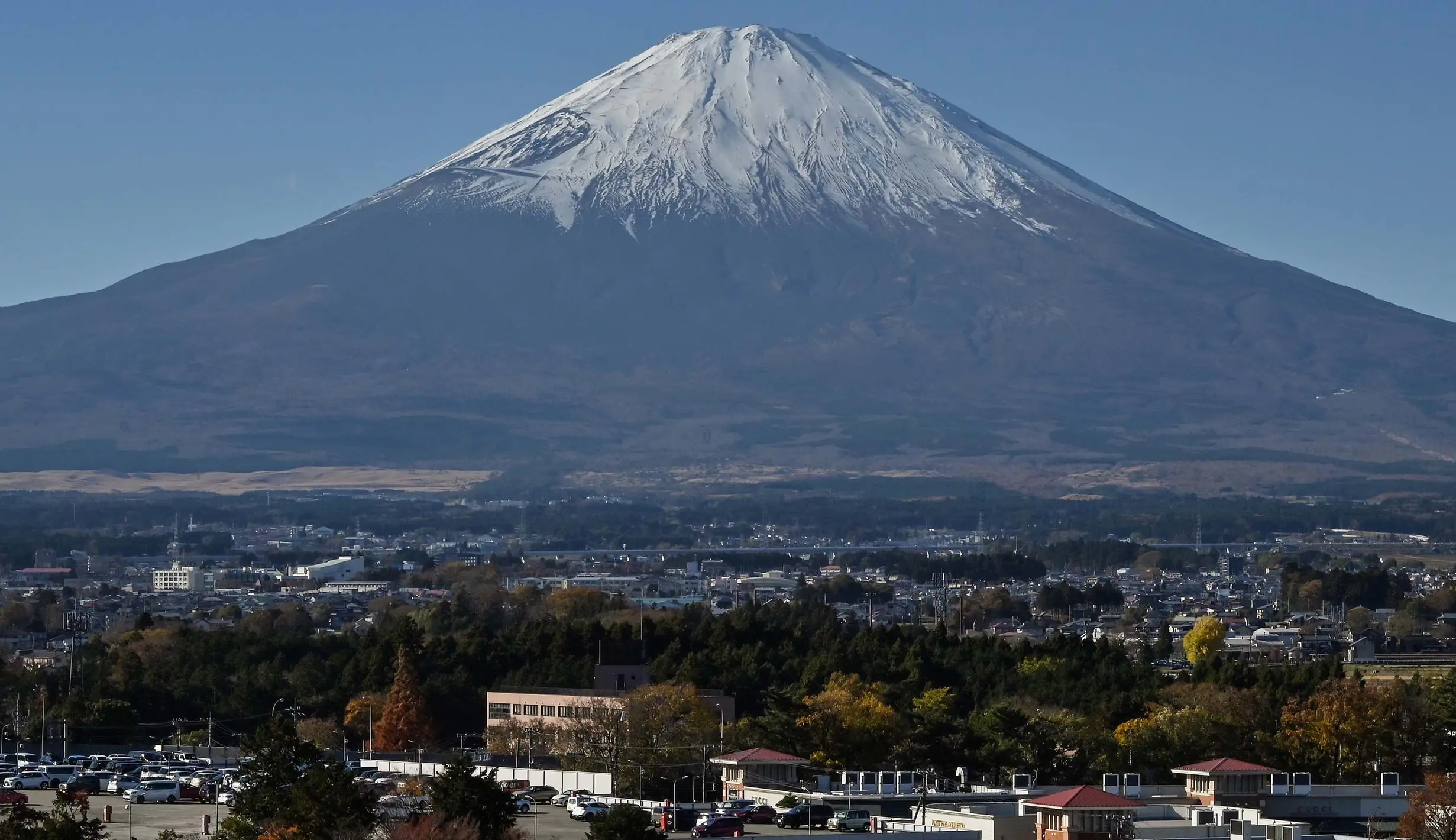 Indahnya Pemandangan Puncak Gunung Fuji yang Kembali Diselimuti Salju ...