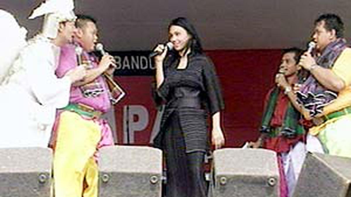 Febi Febiola Main Lenong - ShowBiz Liputan6.com