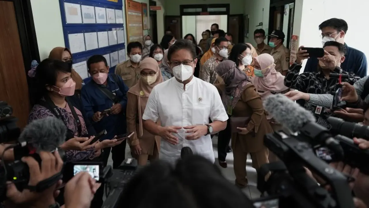 Sudah Booster tapi Kena COVID-19, Menkes Budi: Imun Saya Turun - Health ...