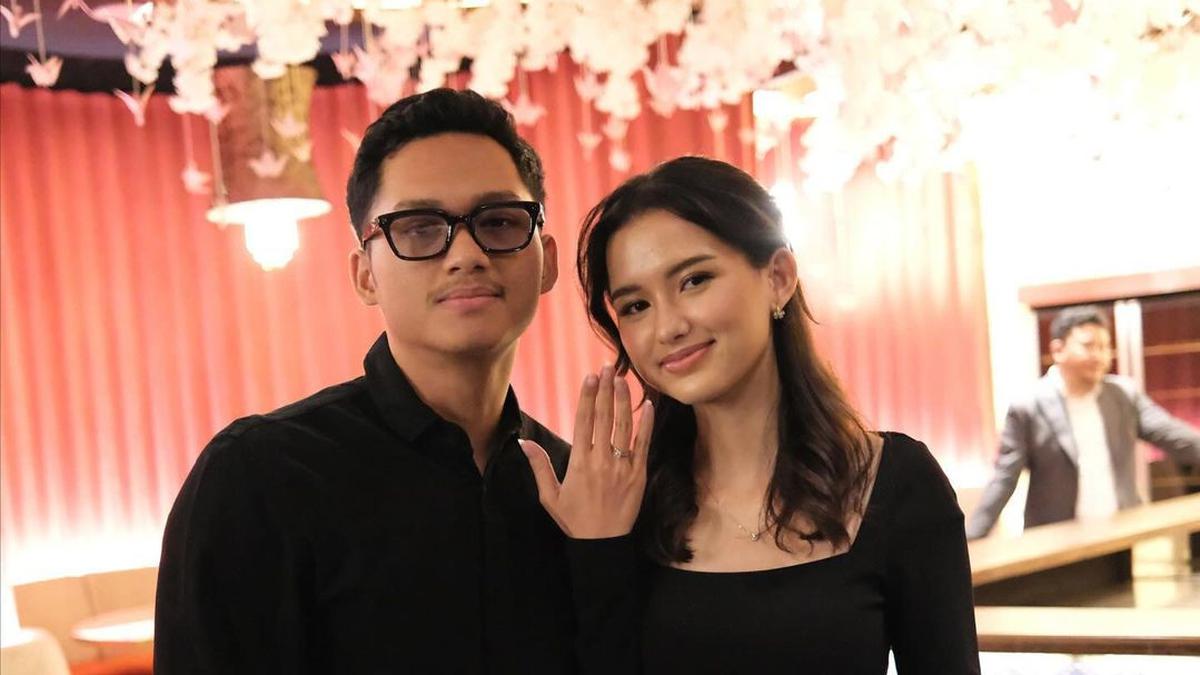 Pacaran 4 Tahun, Melirik Momen Azriel Hermansyah saat Melamar Sarah ...