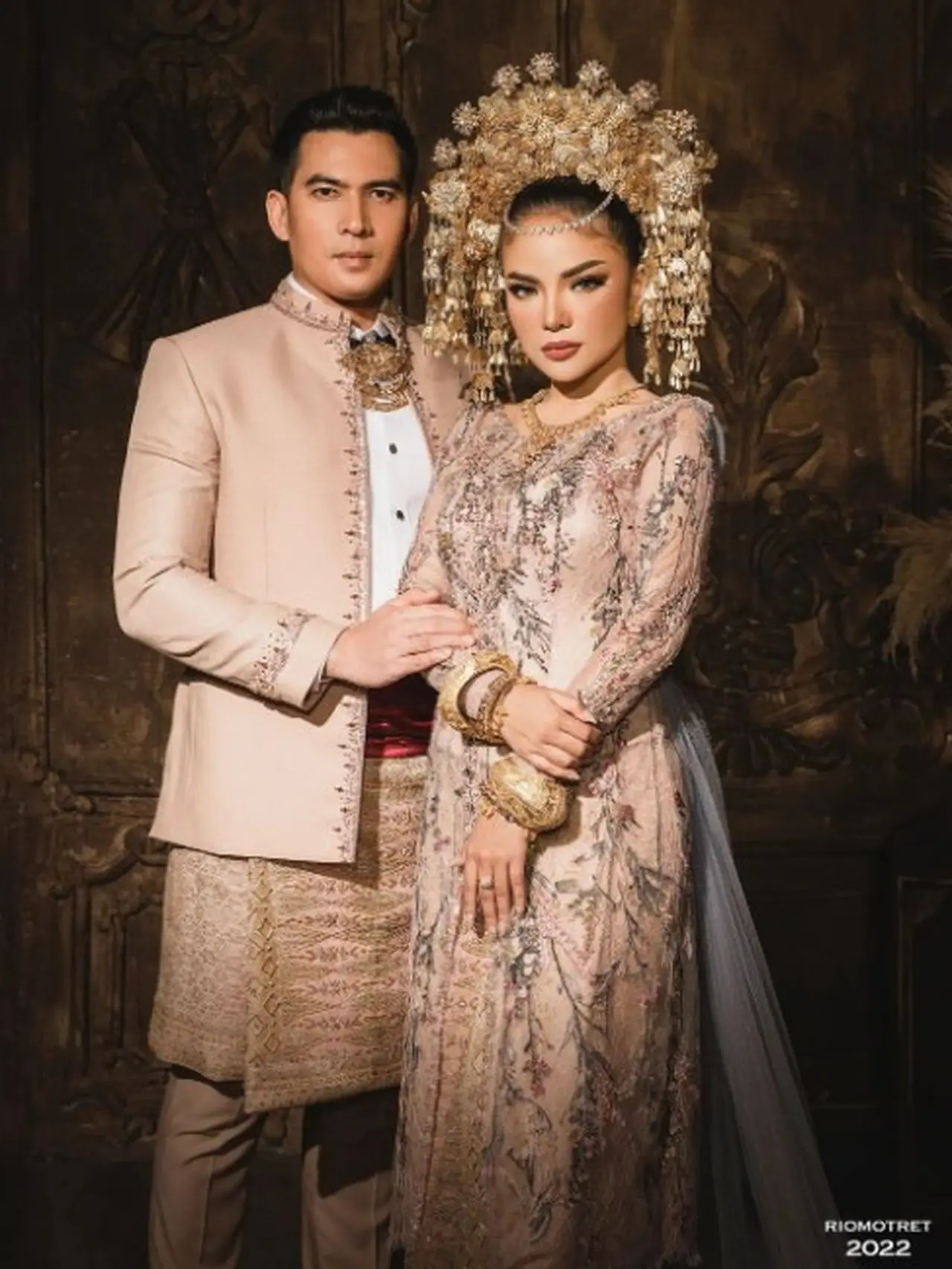 9 Potret Prewedding Dinar Candy dan Ridho Ilahi, Usung Adat Minang ...