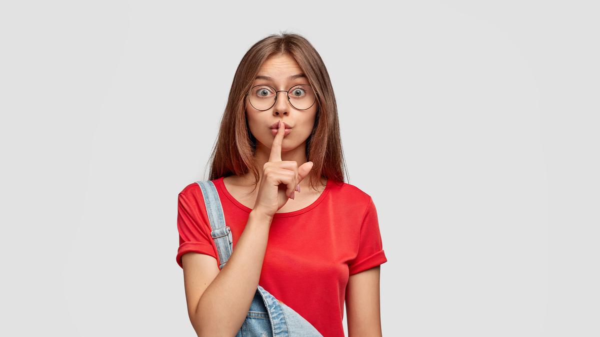 Sarkas adalah Ejekan Kasar, Kenali Penggunaan dan Contohnya - Hot ...