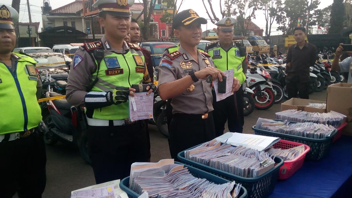 Ratusan ABG Kena Tilang Operasi Zebra di Garut - Regional Liputan6.com