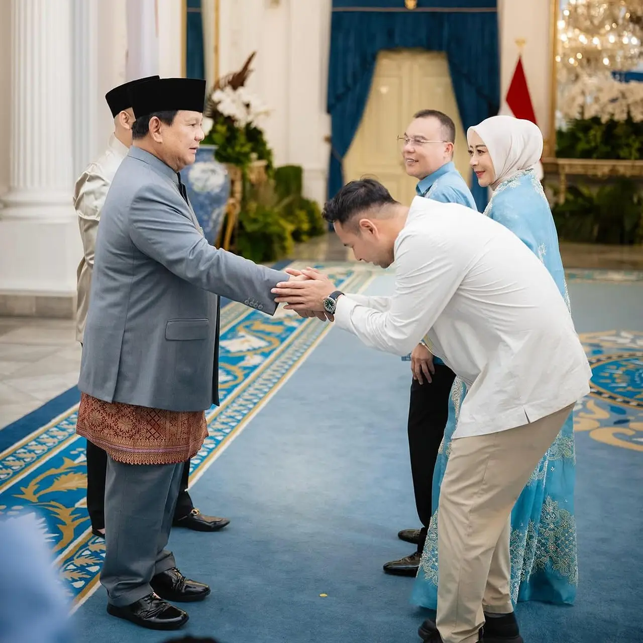 Raffi Ahmad Lebaran di Istana Negara Bersama Presiden Prabowo, Baju Nagita Slavina Jadi Omongan ...
