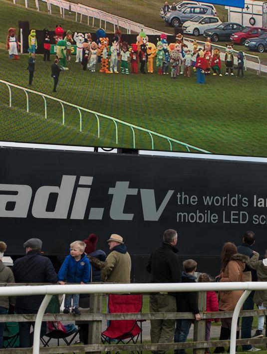 FOTO: Unik, Lomba Lari dengan Kostum Badut Jadi Hiburan di Inggris ...