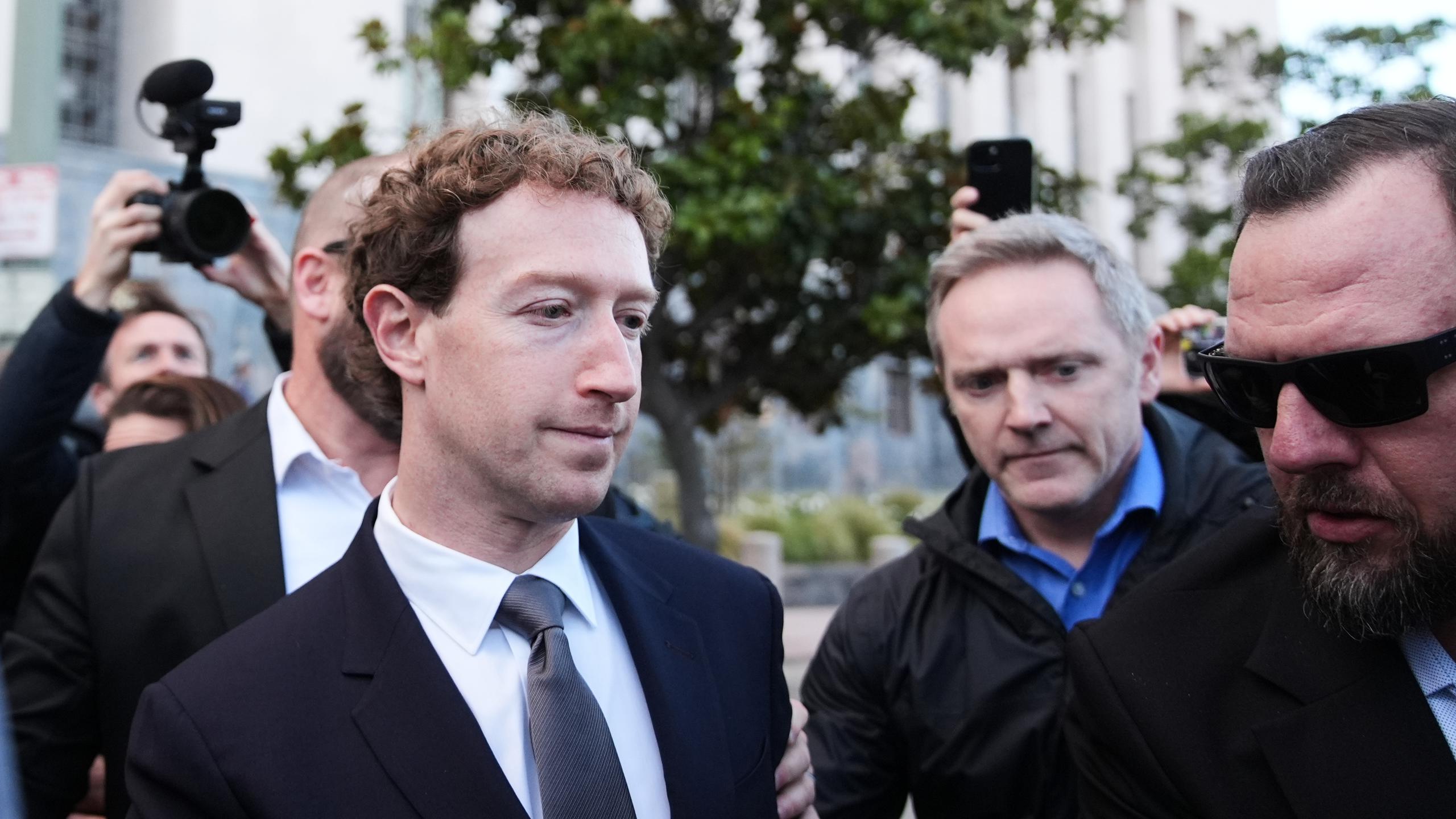 Mark Zuckerberg: Saya Sempat Hubungi Tim Cook soal Dampak Media Sosial ...