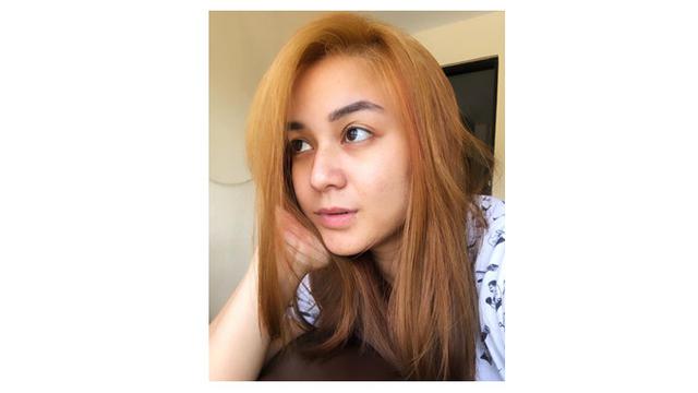 6 Potret Juwita Bahar Tanpa Makeup, Tetap Cantik dan Memesona - Hot ...