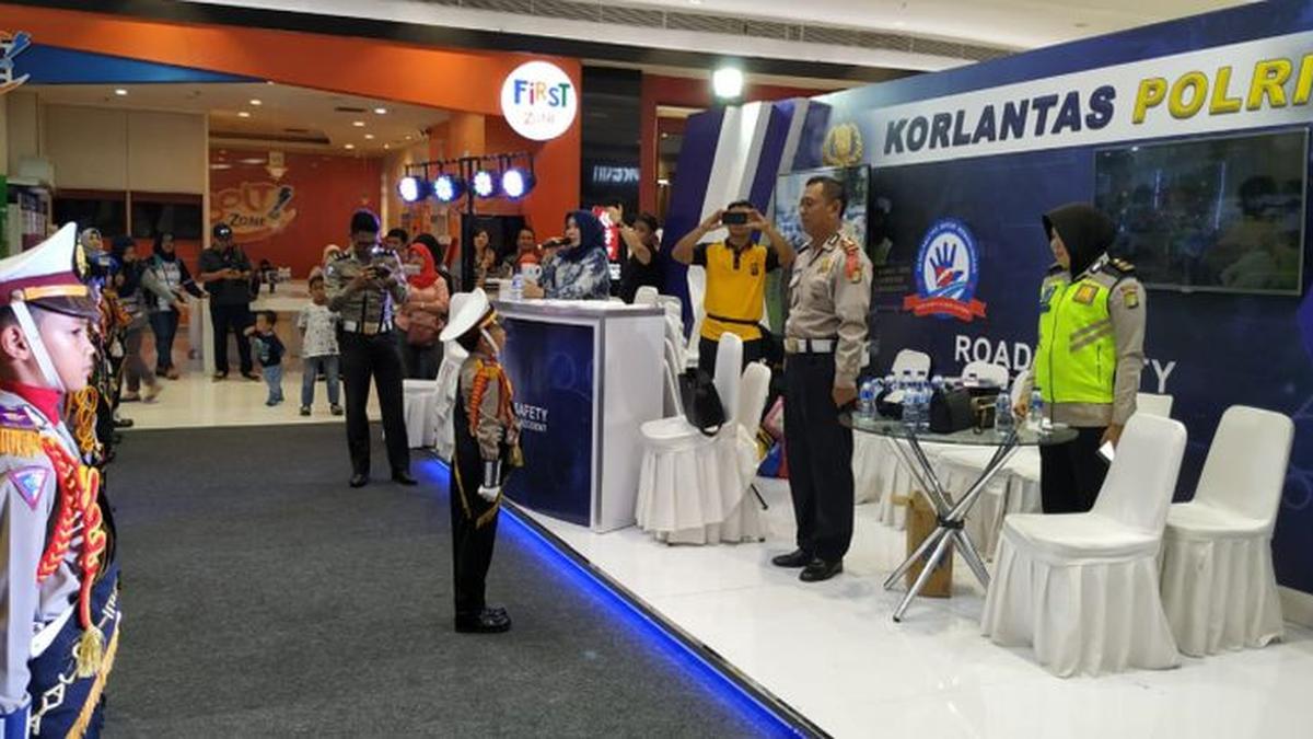 Polri Kampanye Keselamatan Berlalu Lintas di Pusat Perbelanjaan ...