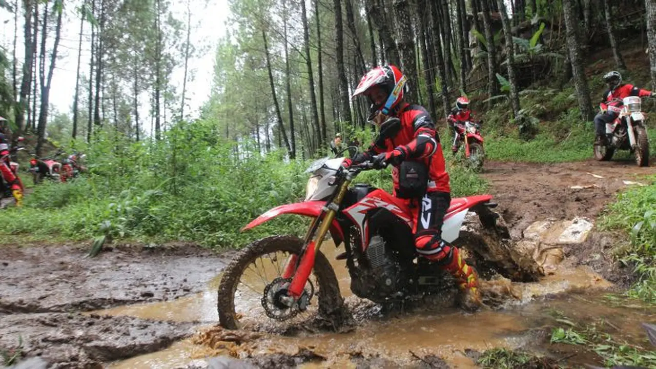 Diperhatikan Empat Hal Ini Saat Kendarai Motor Trail - Otomotif Liputan6.com
