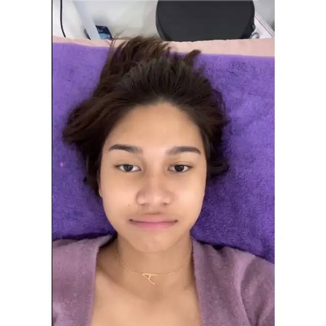 6 Potret Azizah Salsha Tanpa Makeup, Pernah Ungkap Tak PD ketika Dandan - Hot Liputan6.com