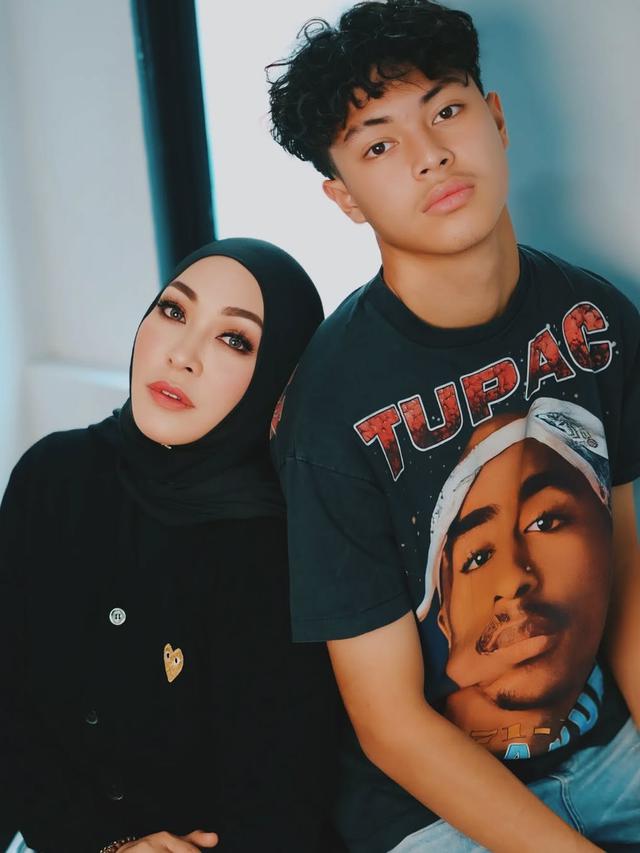 6 Potret Keanu Massaid dan Angelina Sondakh dari Liburan hingga ...