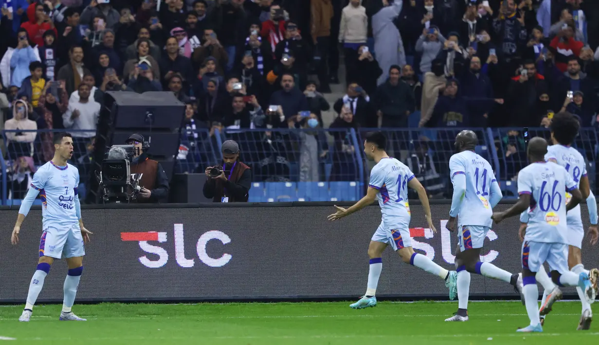 Foto: Melihat Lagi Duel Ronaldo Vs Messi di Lapangan Hijau, PSG Bungkam ...