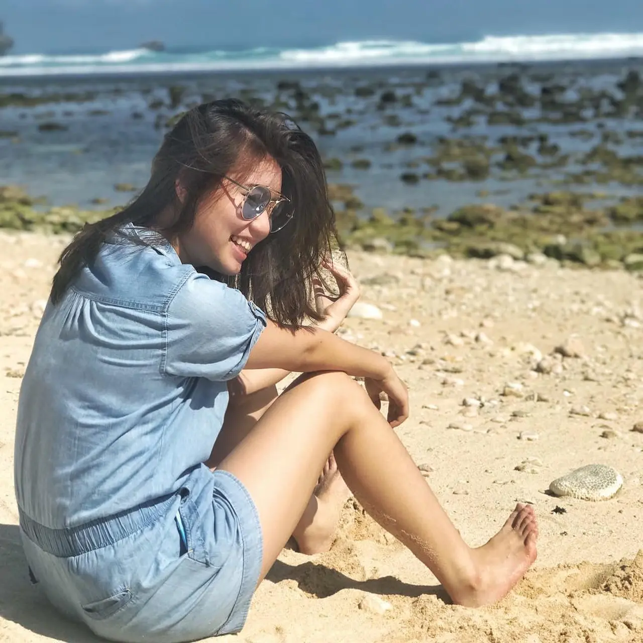 6 Potret Jennifer Hanna Eks JKT 48 saat Liburan, Lebih Pilih Alam ...
