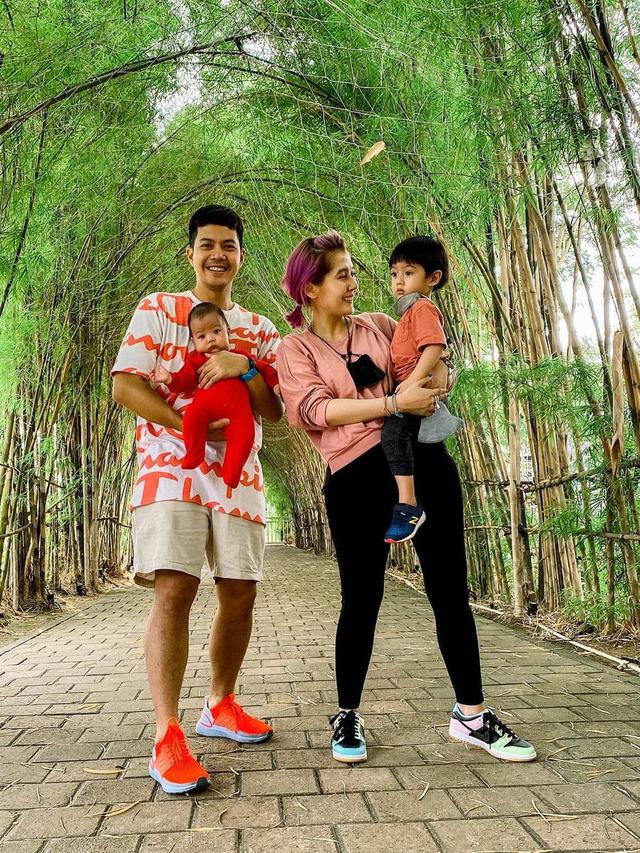 10 Pemain Sinetron 'Di Sini Ada Setan', Ini Potret Harmonis Bersama ...