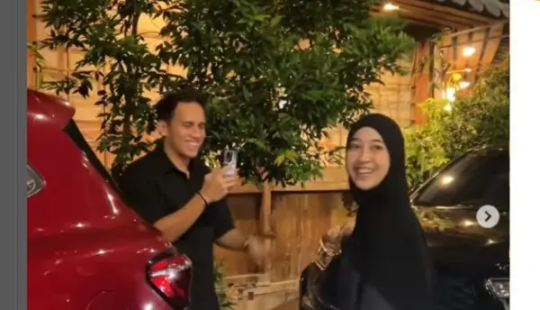 Unggahan Pertama Najwa Shihab Setelah Ibrahim Sjarief Assegaf Meninggal, Kunjungi Makam dan ...