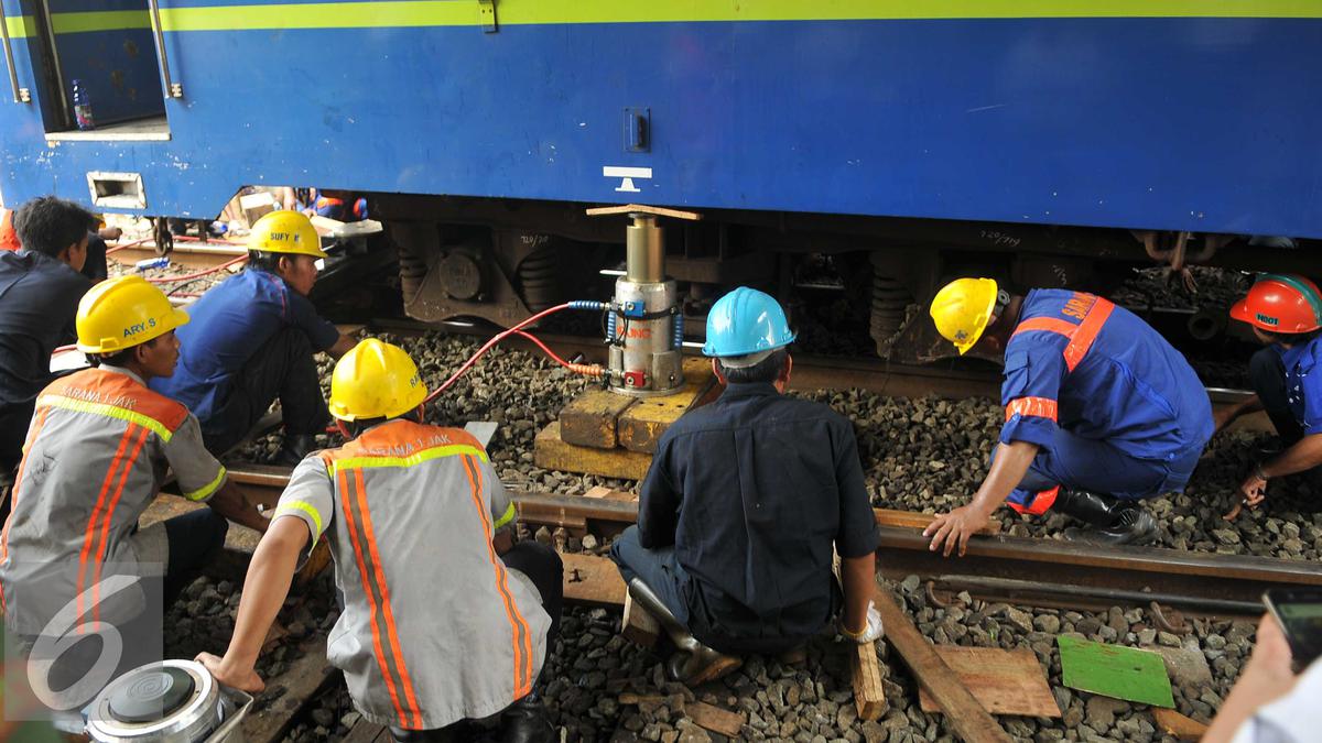 Horor Si Ular Besi Ibu Kota - News Liputan6.com