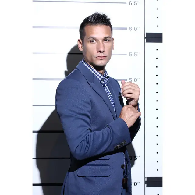 6 Potret Raphael Maitimo, Dari Basah-basahan di Kolam Renang Sampai ...