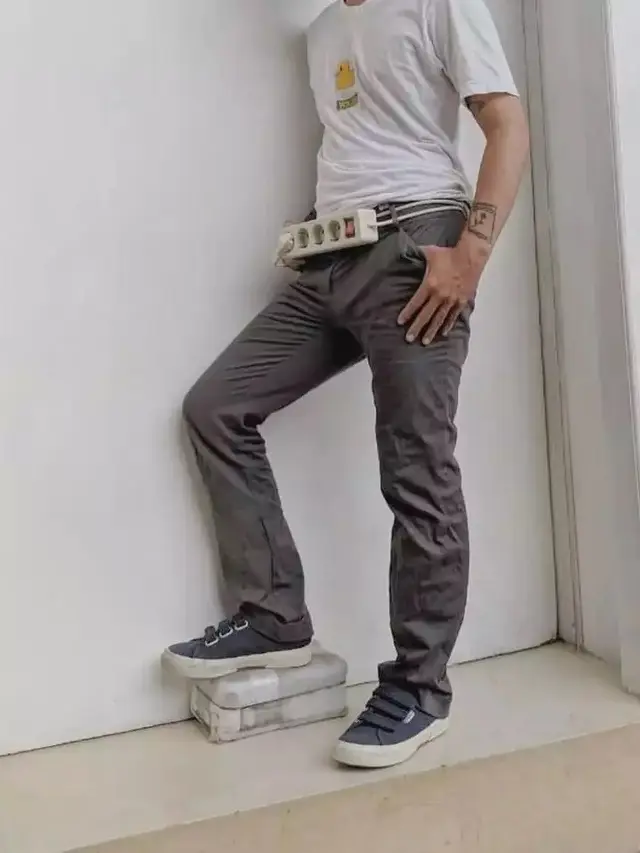 6 Gaya Fashion Cowok Ini Susah Dimengerti, Salah Satunya Sabuk dari ...