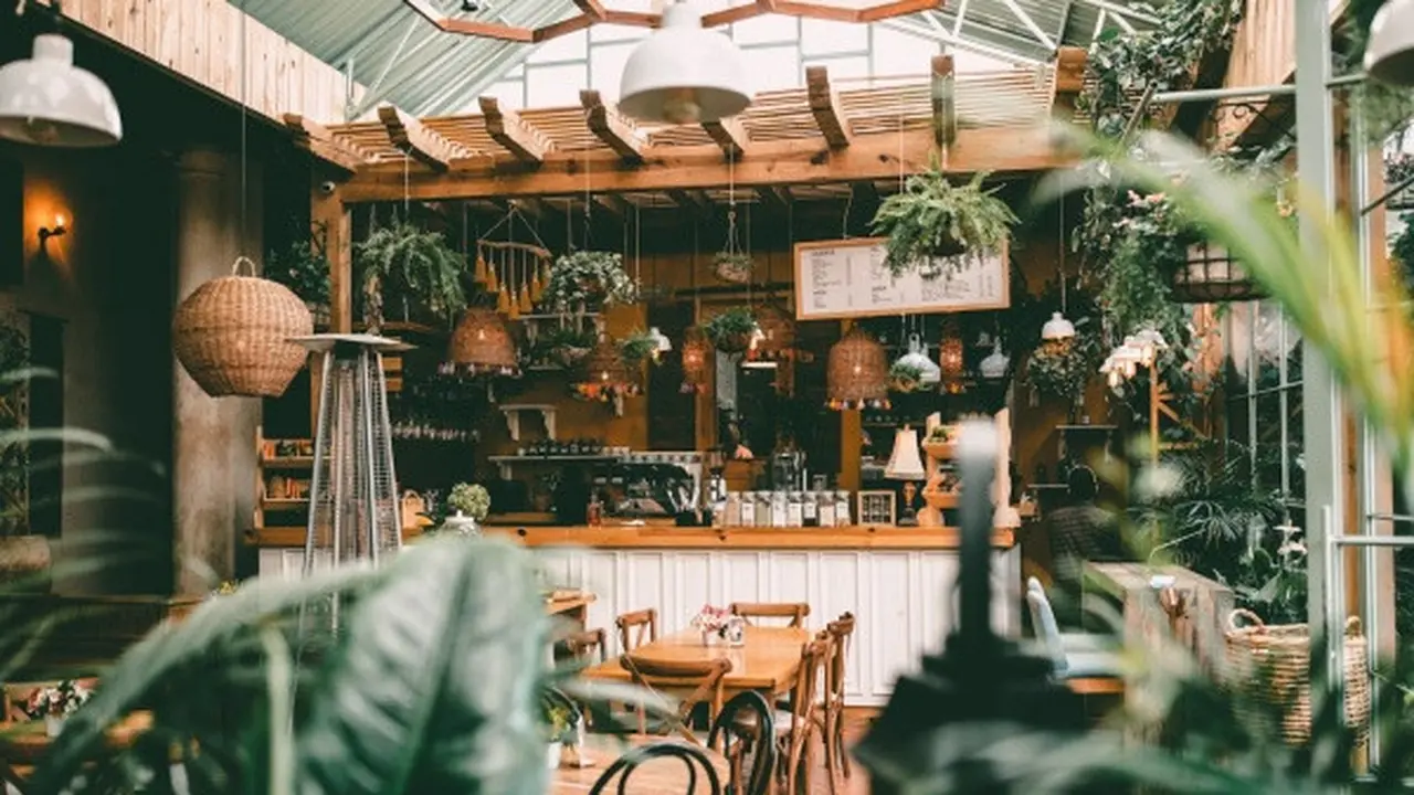 6 Inspirasi Konsep Coffee Shop yang Unik Kekinian, Visual Estetik dan ...