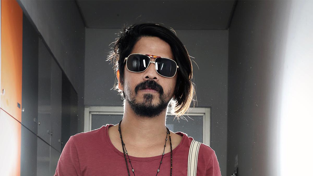 Tak Hanya Bermusik, Ariyo Wahab Juga Jago Akting - Entertainment Fimela.com