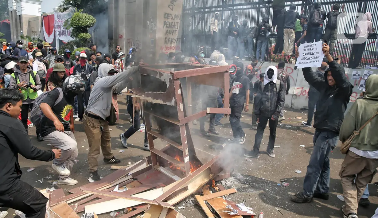 Gelombang Unjuk Rasa 'Peringatan Darurat' Tolak Revisi UU Pilkada ...