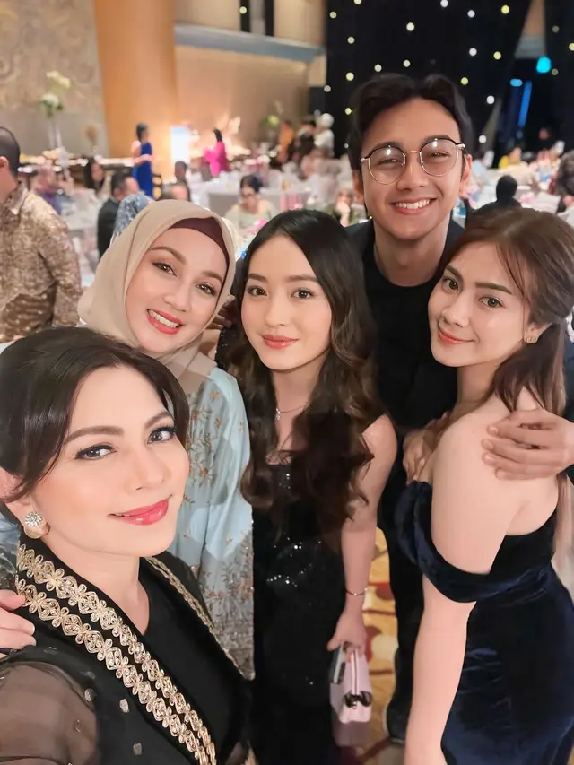 6 Potret Tamu Artis di Pernikahan Anak Nunu Datau, Juliana Moechtar ...