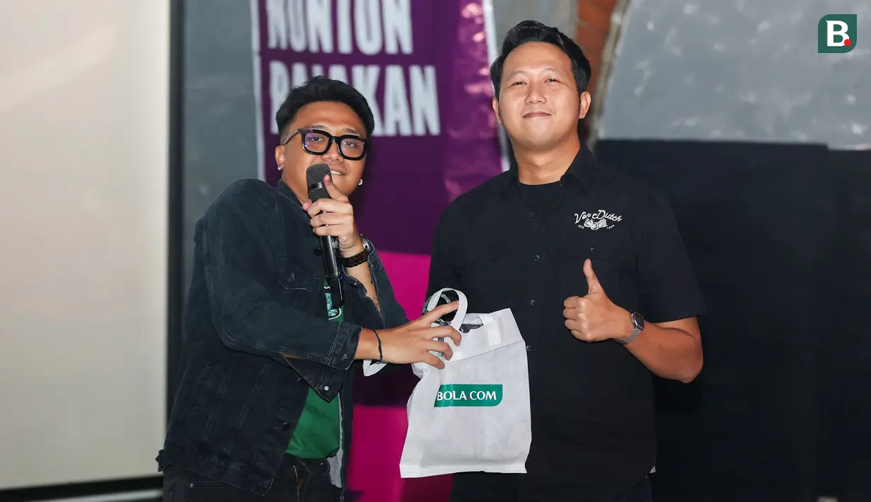 Foto: Riuhnya Chant Dukungan Tiada Henti Bigreds Regional Bekasi dalam ...