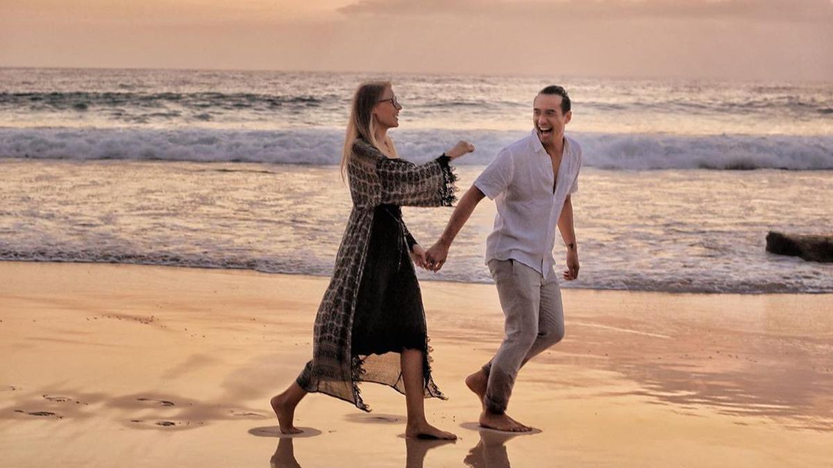 5 Artis Pria Yang Menikah Dengan Bule