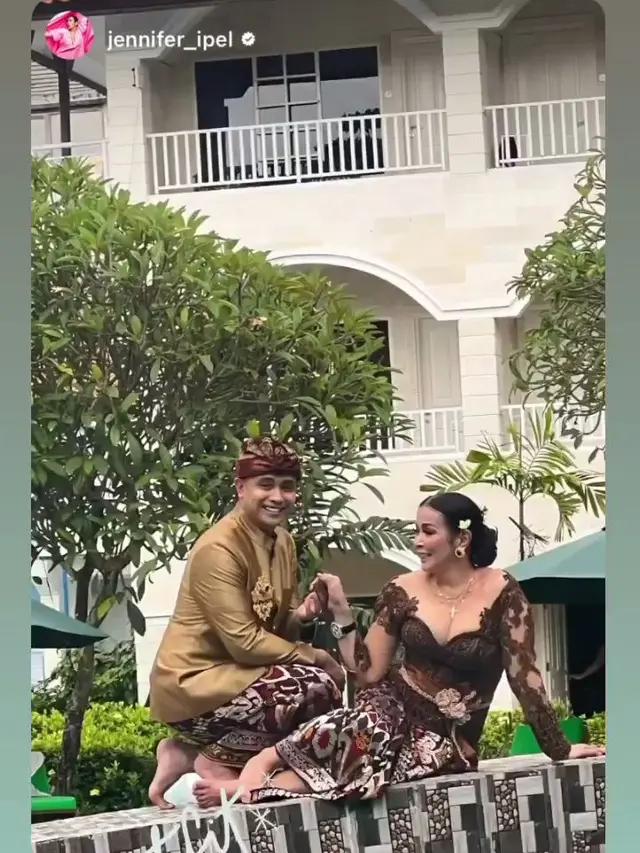 6 Potret Jennifer Jill Istri Ajun Perwira Kenakan Kebaya Bali - Entertainment Fimela.com