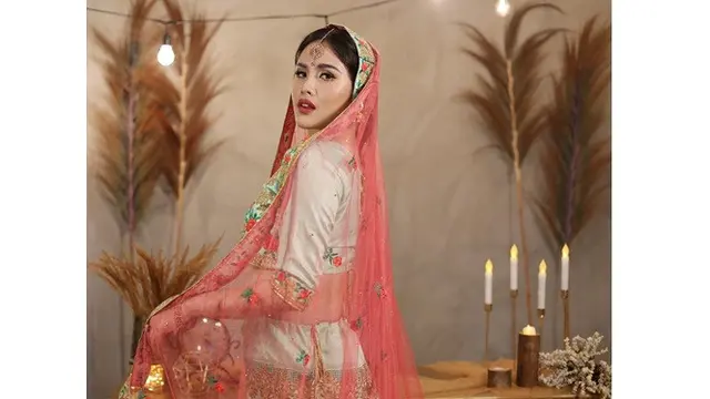 7 Potret Cantik Nita Sofiani, Miss Indonesia Earth 2013 Istri Aktor ...