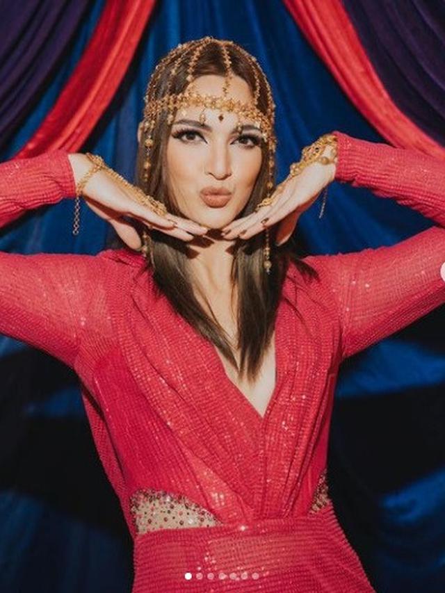 7 Potret Nia Ramadhani Tampil Bak Cleopatra di Pesta Bertema Arabian ...