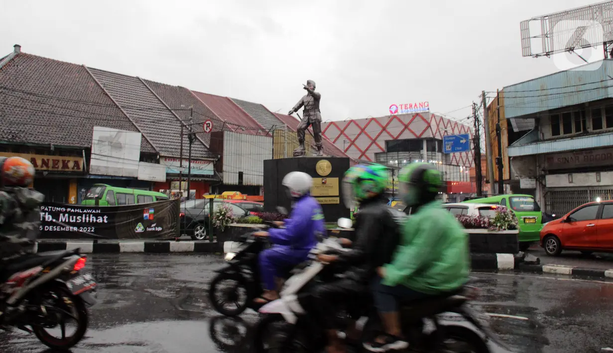 Melihat Patung Pahlawan Kapten Muslihat yang Baru di Kota Bogor - Foto ...
