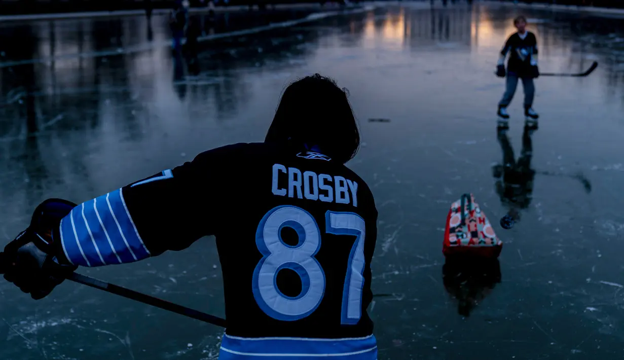 Membeku, Lincoln Memorial Reflecting Pool Jadi Tempat Bermain Warga ...